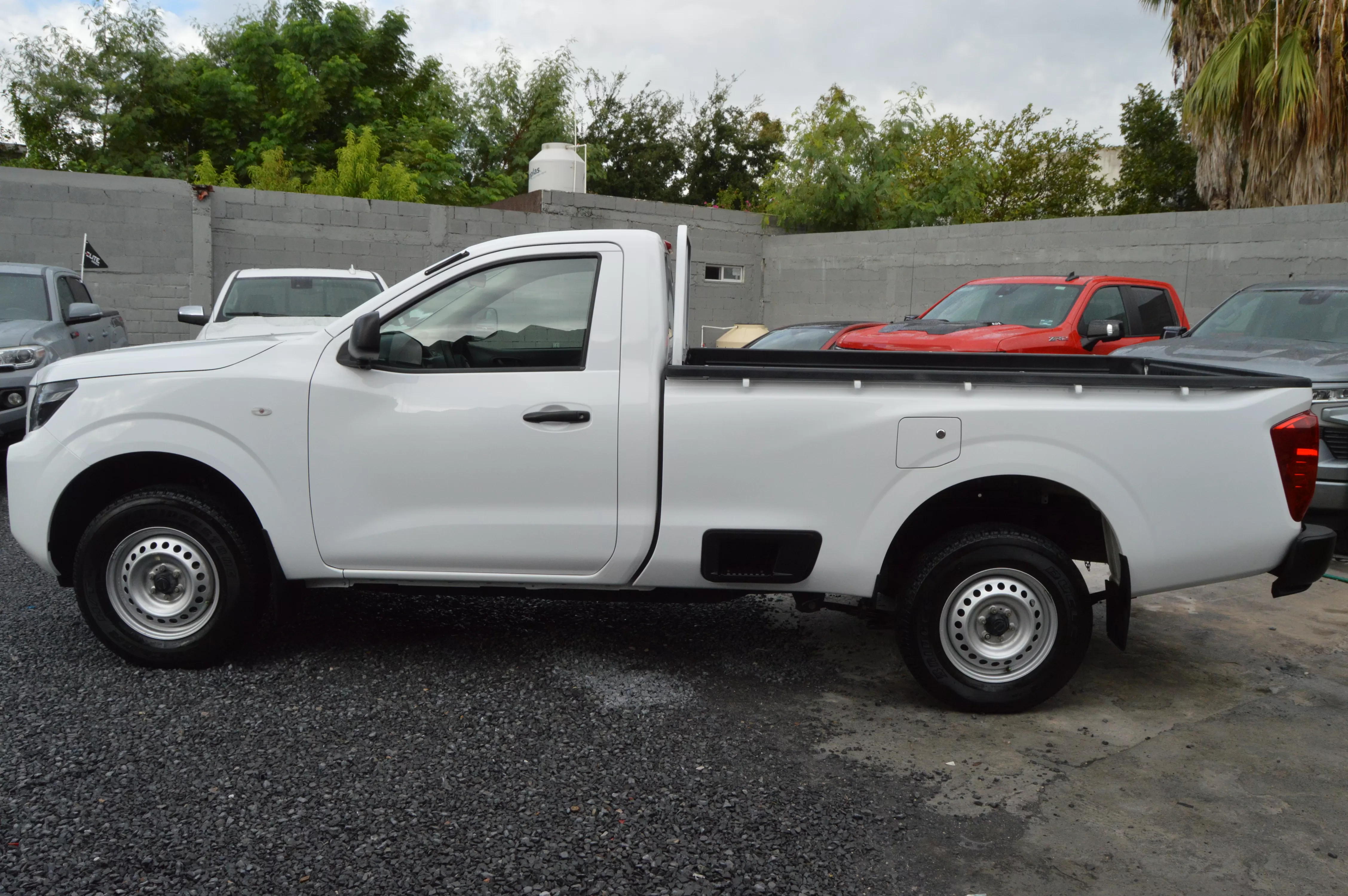 Nissan NP 300 2024 - Elite Motors