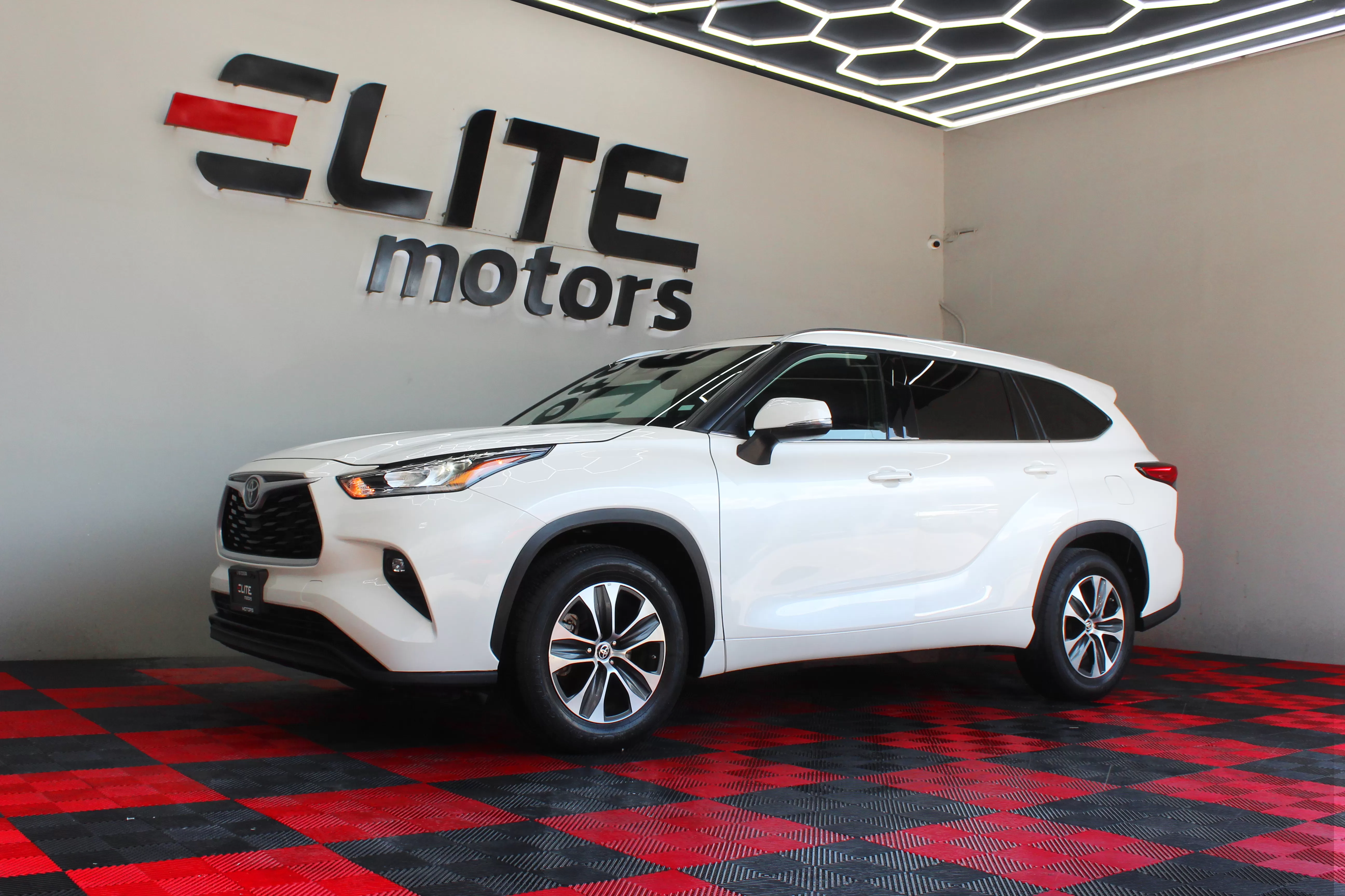 Toyota Highlander XLE 2021 - Elite Motors