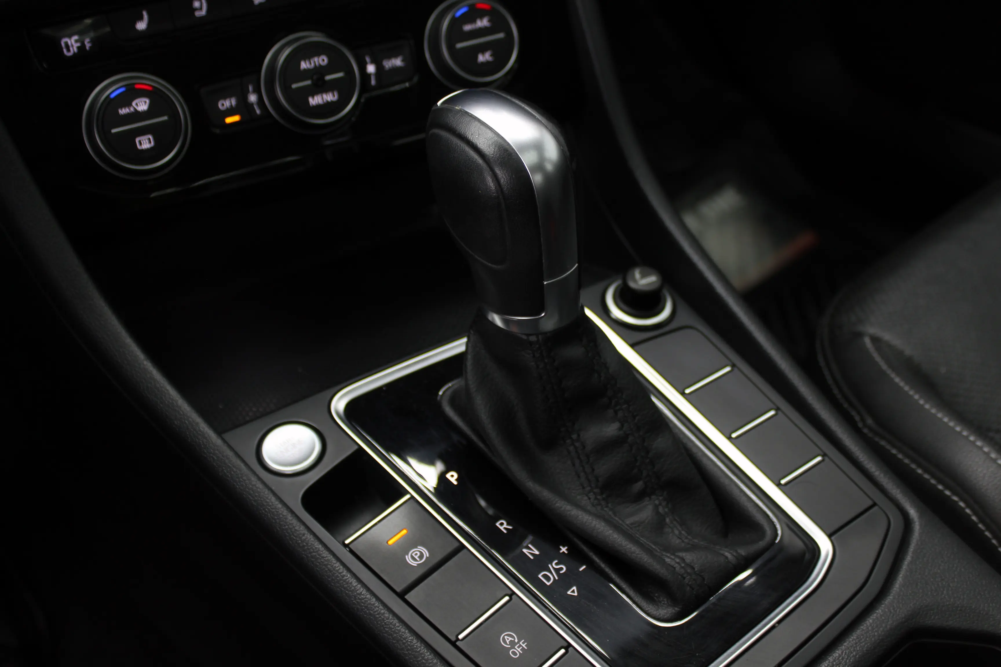 Volkswagen Jetta Highline 2019 - Elite Motors